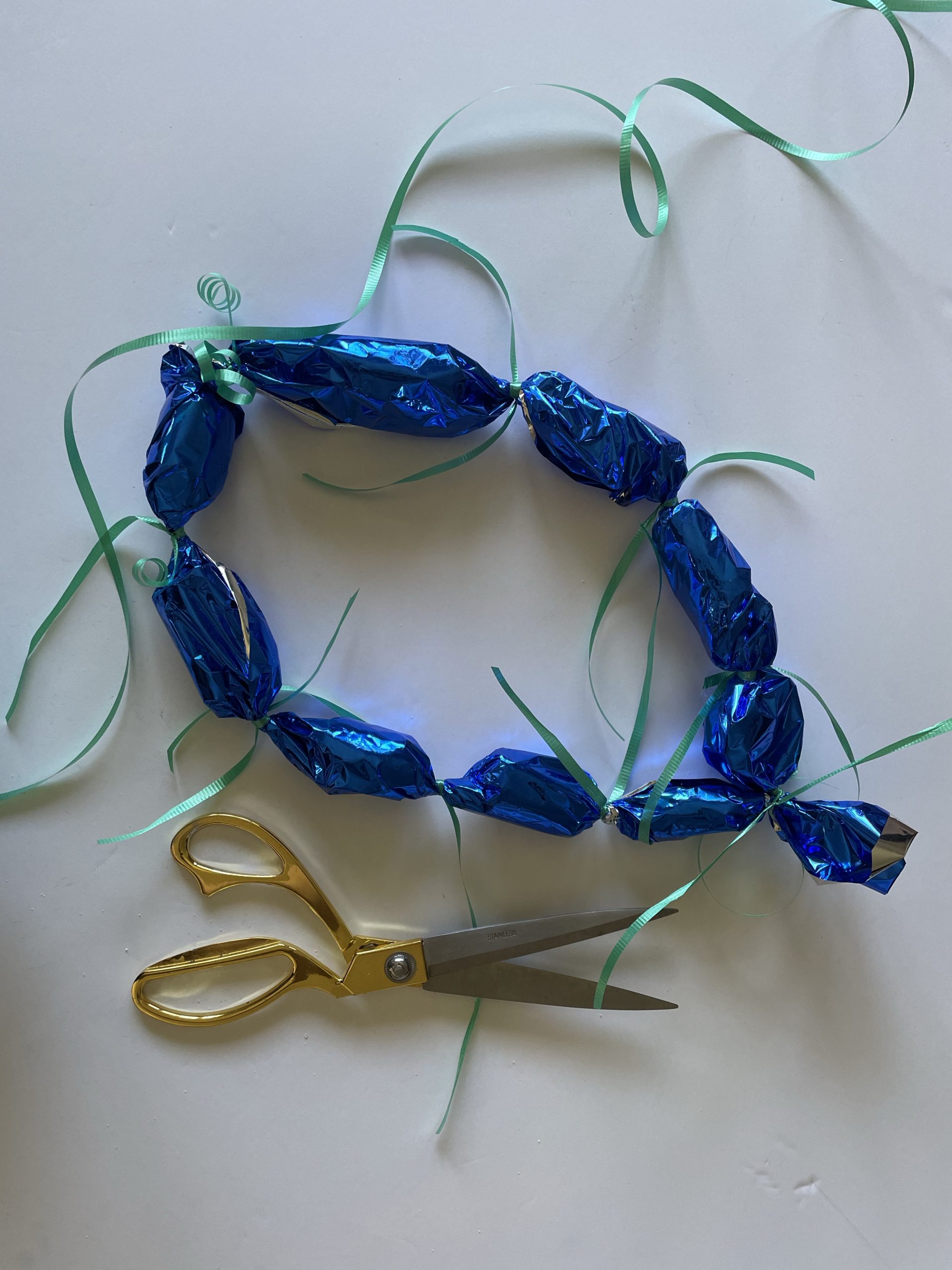 How to Make a DIY Graduation Lei – Canary Jane